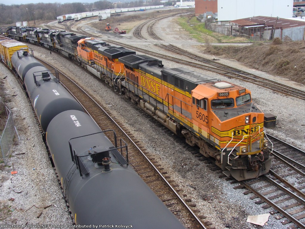 BNSF 5605